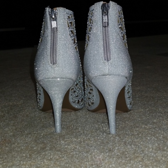 Zigi Soho | Shoes | Zigi Soho Drift Caged Rhinestone Evening Sandals ...